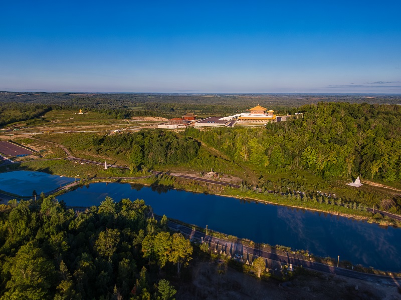 Wisdom Lake 靈泉湖 – Wutai Shan Buddhist Garden